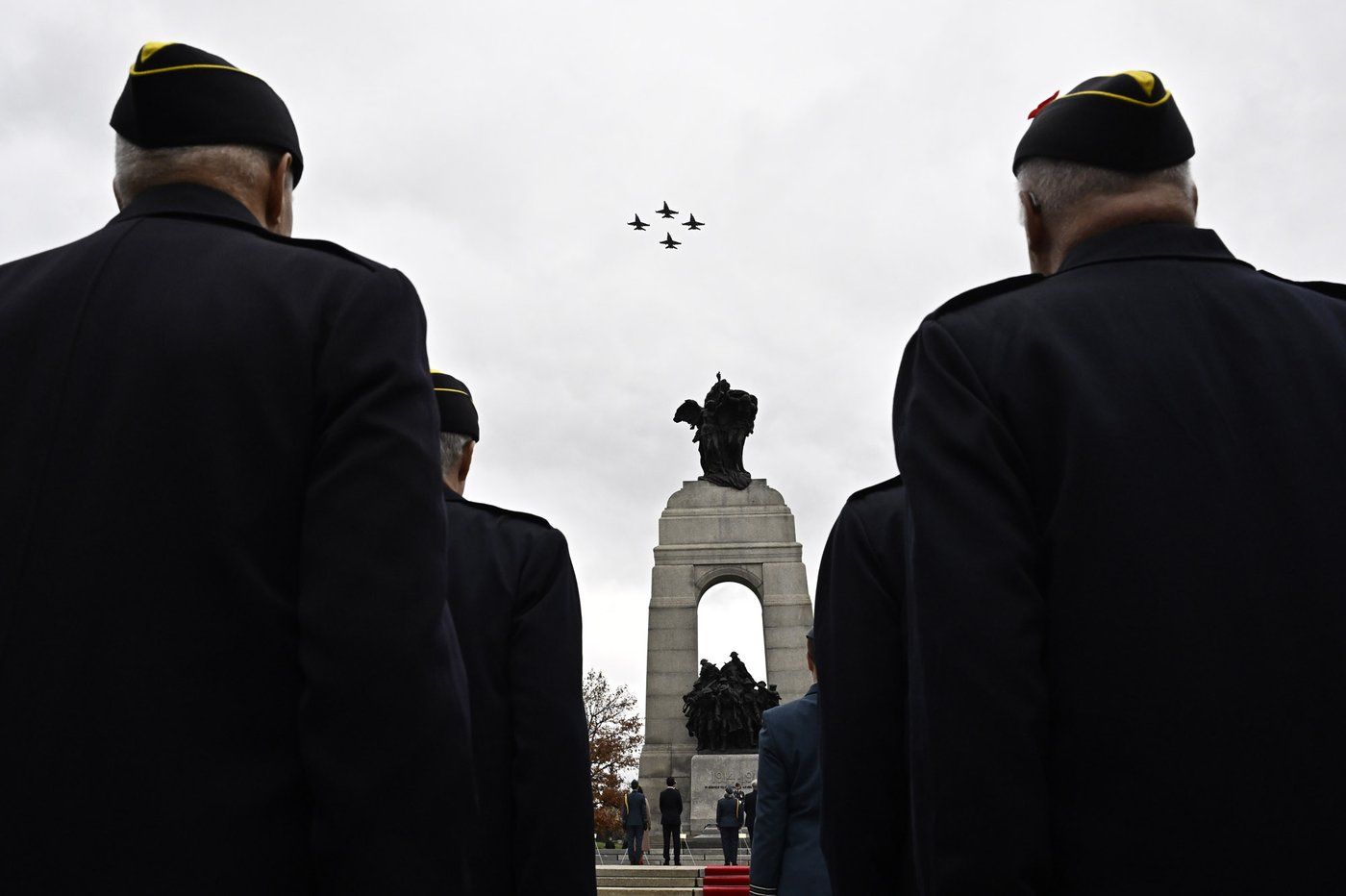 Photo Gallery: Remembrance Day across Canada - ReachFM: Peace Country's ...